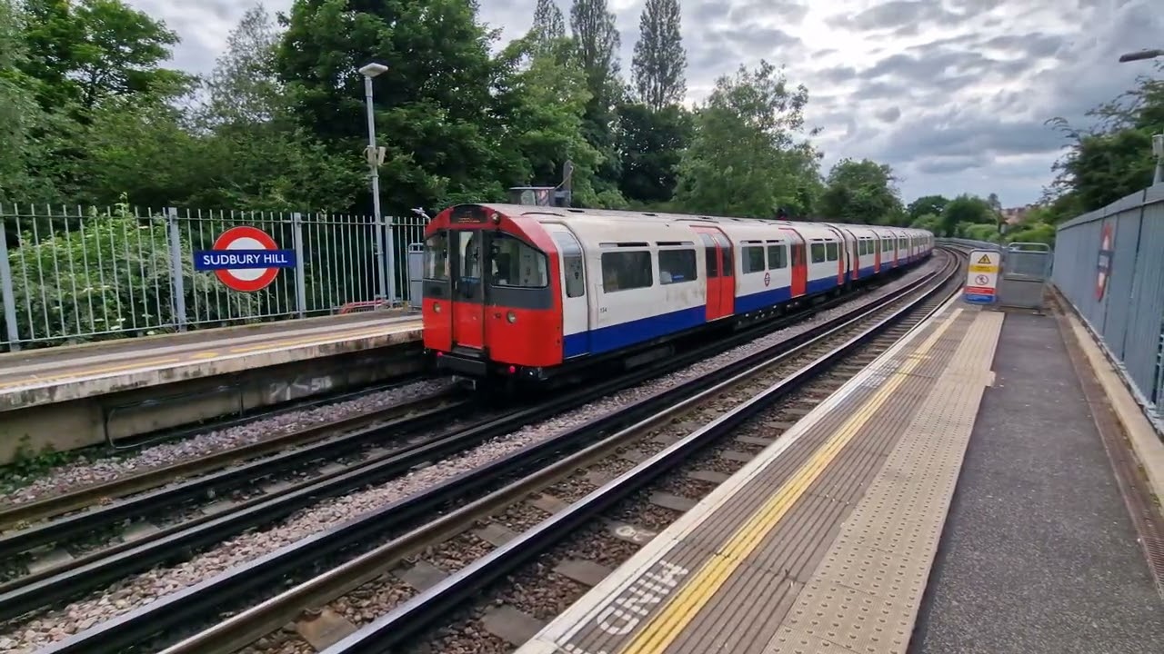 Everything You Need to Know About the Piccadilly Line – Invisiverse News
