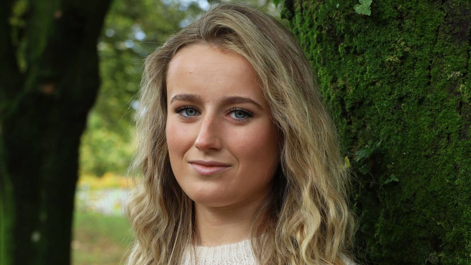 The Inspiring Story of Sarah Corbett Lynch – Invisiverse News