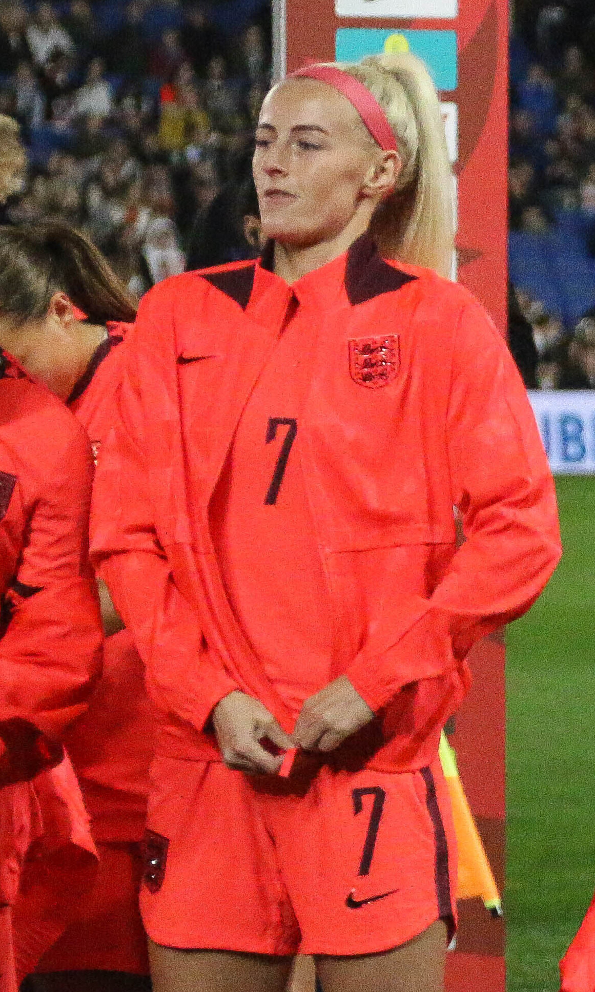 Chloe Kelly: A Key Player in Women’s Football – Invisiverse News