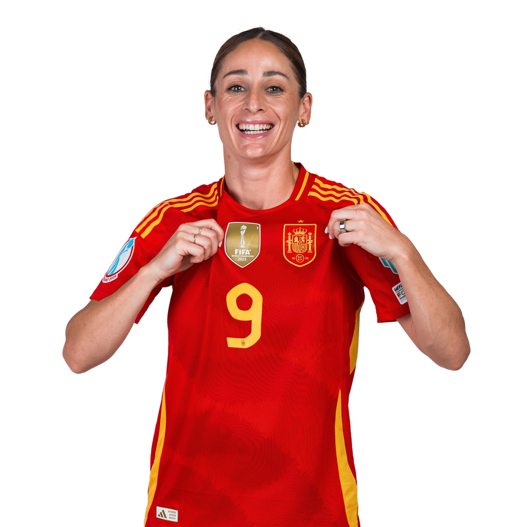 The Inspiring Journey of Esther Gonzalez in Sports – Invisiverse News