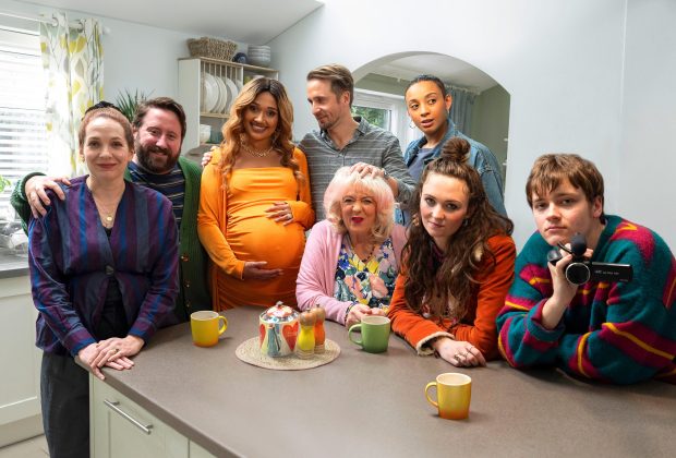 Meet the Cast of Here We Go: Characters and Performances – Invisiverse News