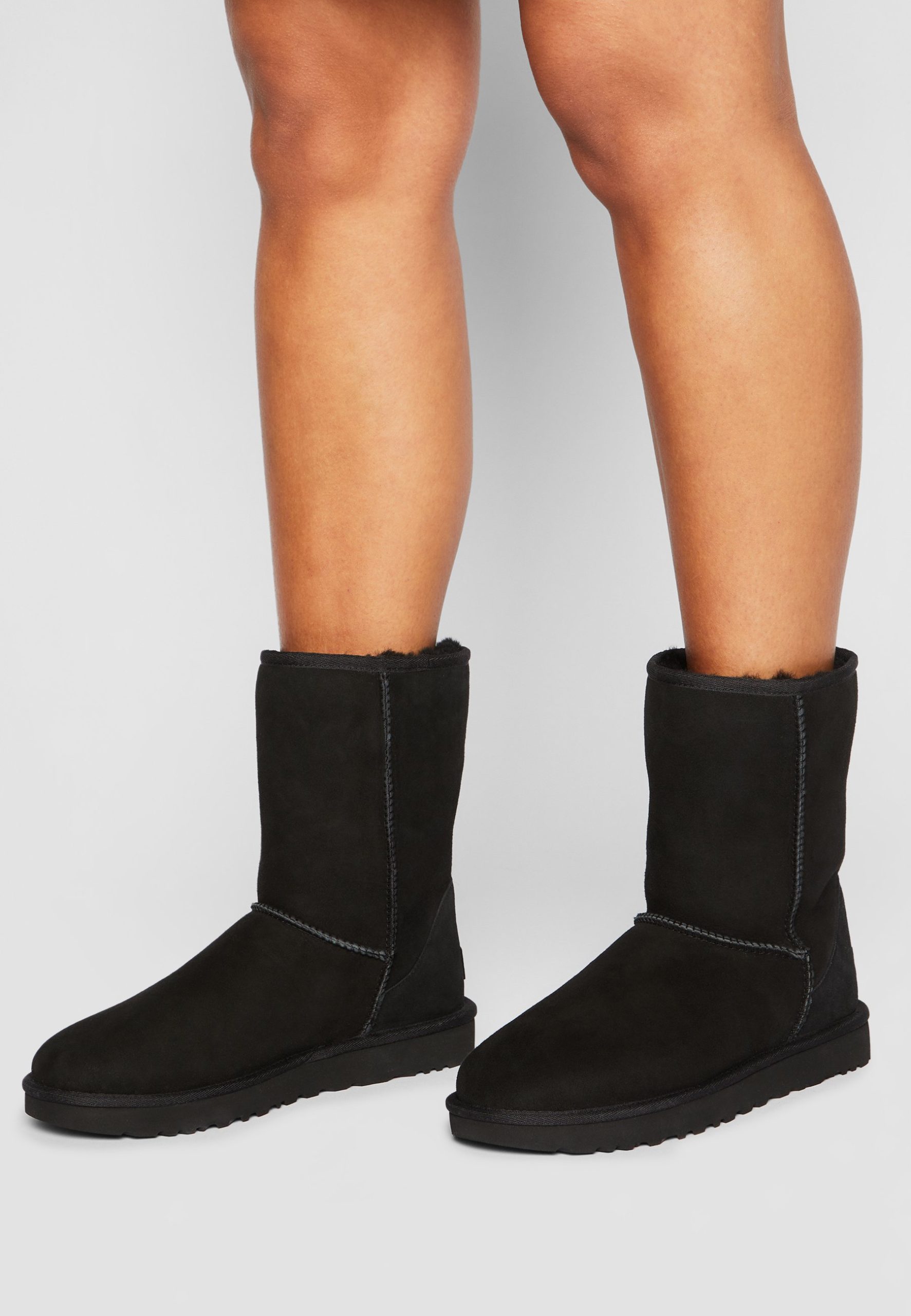 The Rise of Ugg: A Fashion Staple Revisited – Invisiverse News
