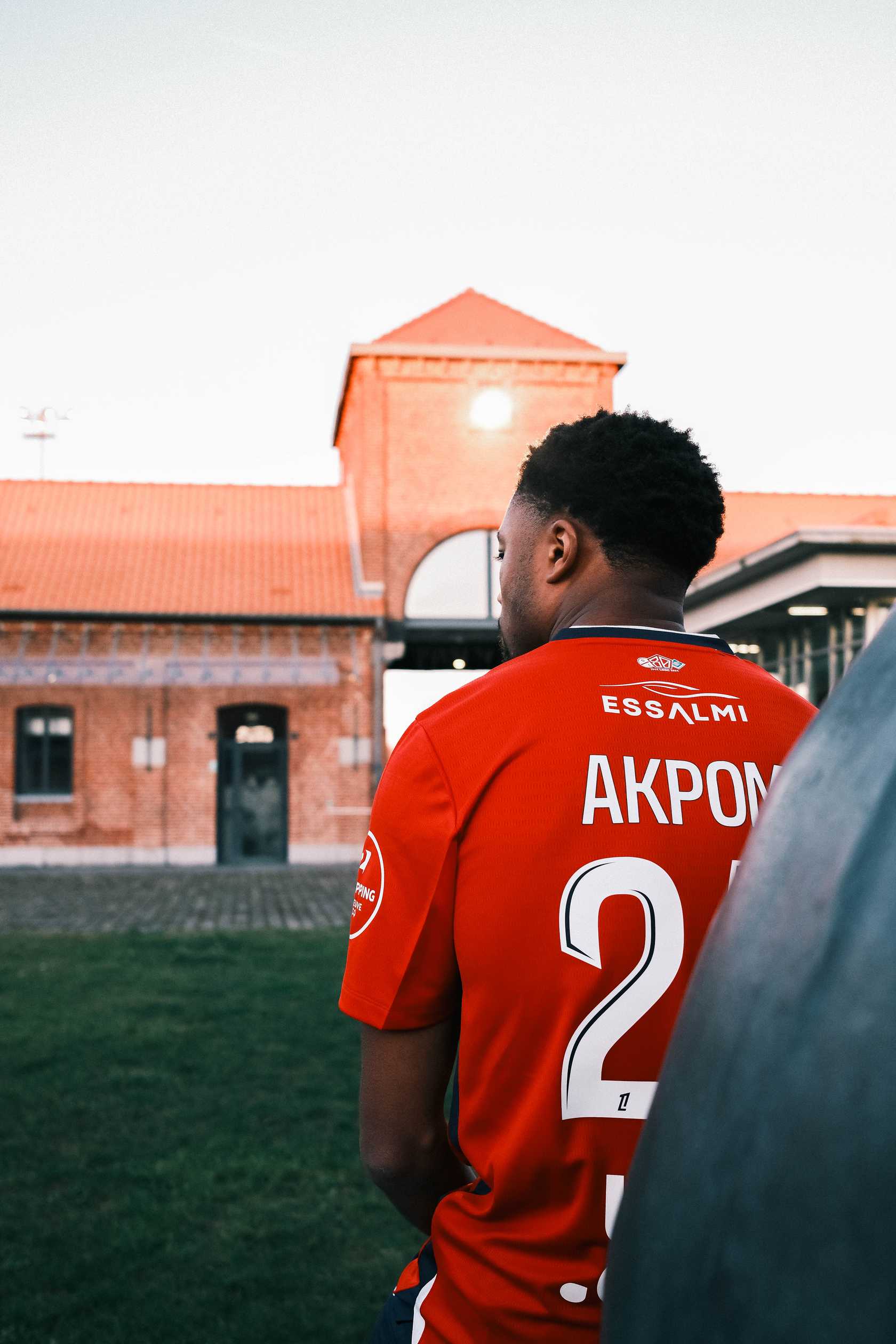 Chuba Akpom: A Rising Star in English Football – Invisiverse News