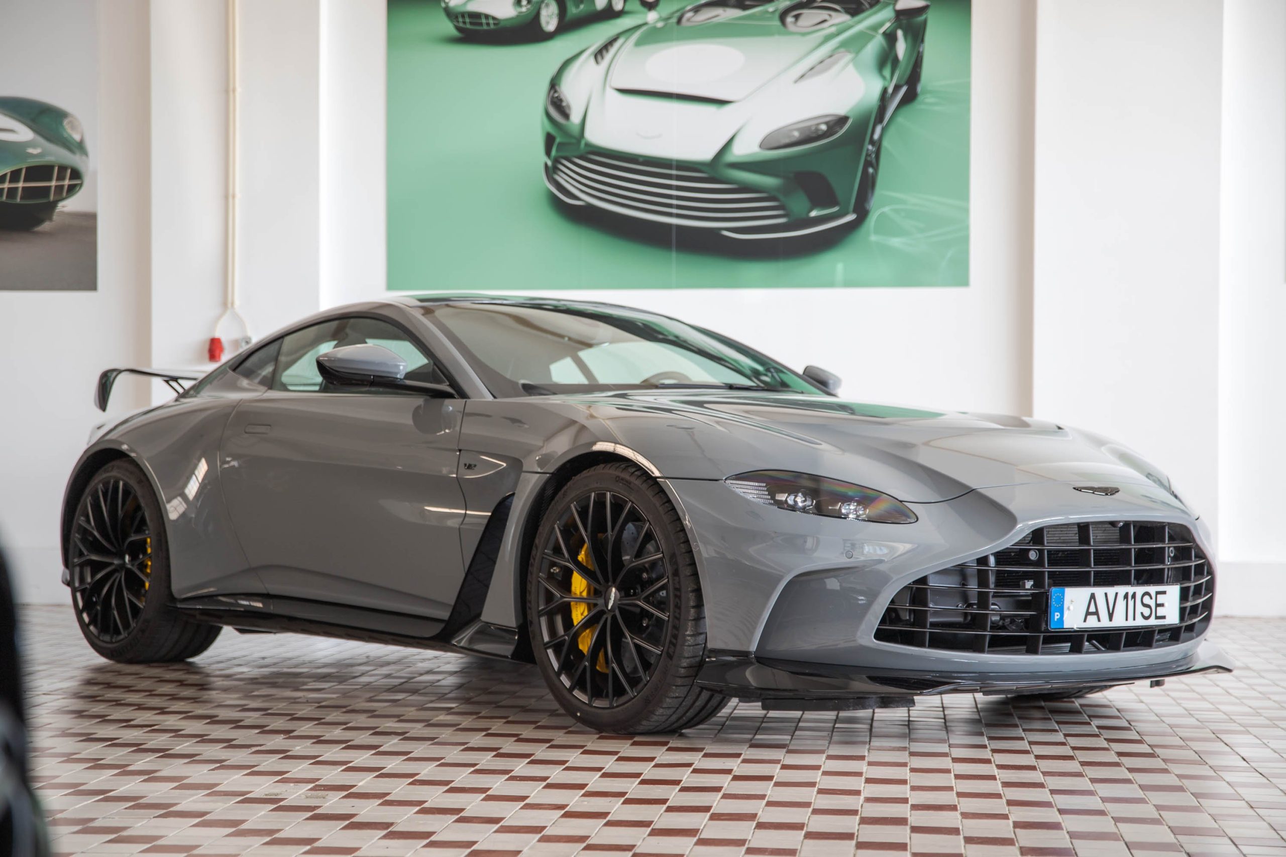 Aston Martin: Heritage and Future of a Luxury Icon – Invisiverse News
