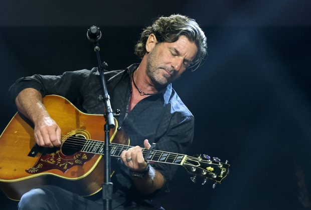The Journey and Impact of Brett James in Music – Invisiverse News
