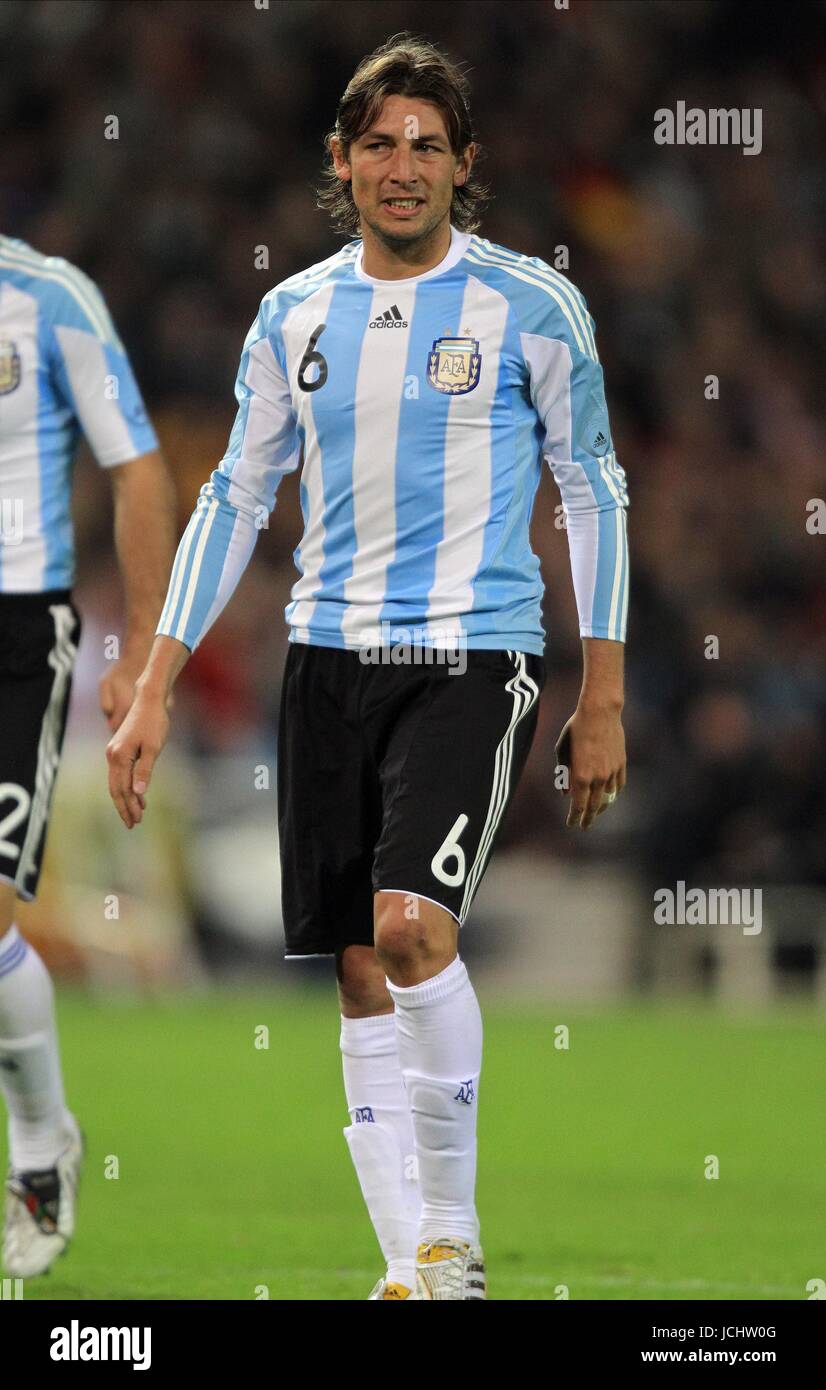 The Journey of Gabriel Heinze: From Player to Coach – Invisiverse News