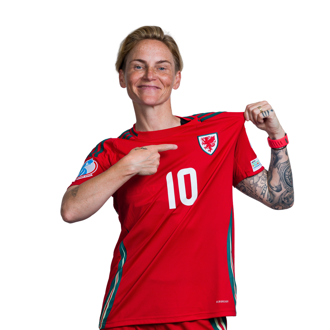 Jess Fishlock: A Trailblazer in Women’s Football – Invisiverse News