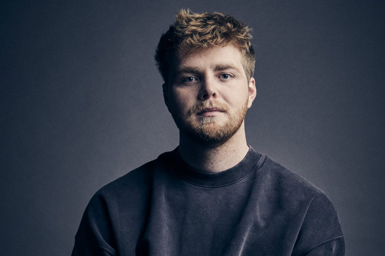The Rise of Alex Warren: A Young Influencer’s Journey – Invisiverse News