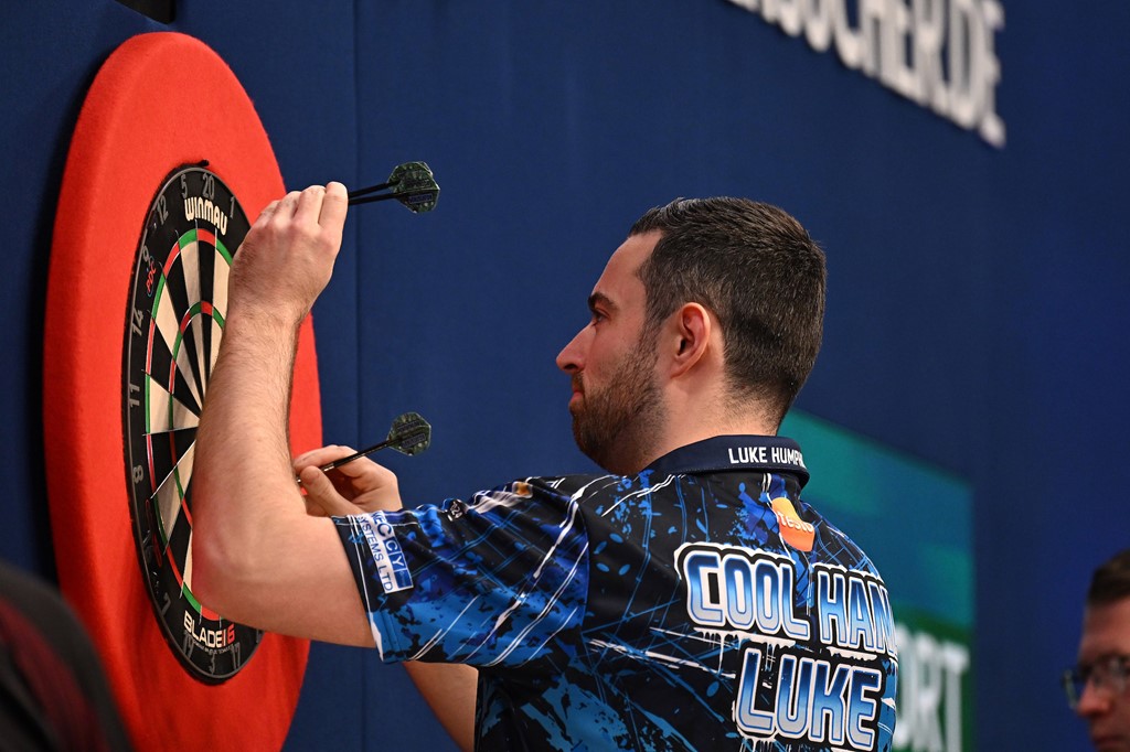What to Expect in Darts Tonight: Key Matches and Players – Invisiverse News