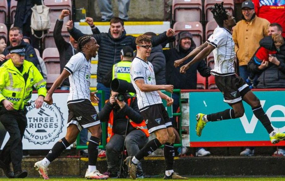 Dunfermline Athletic vs Hibernian: A Match to Watch – Invisiverse News